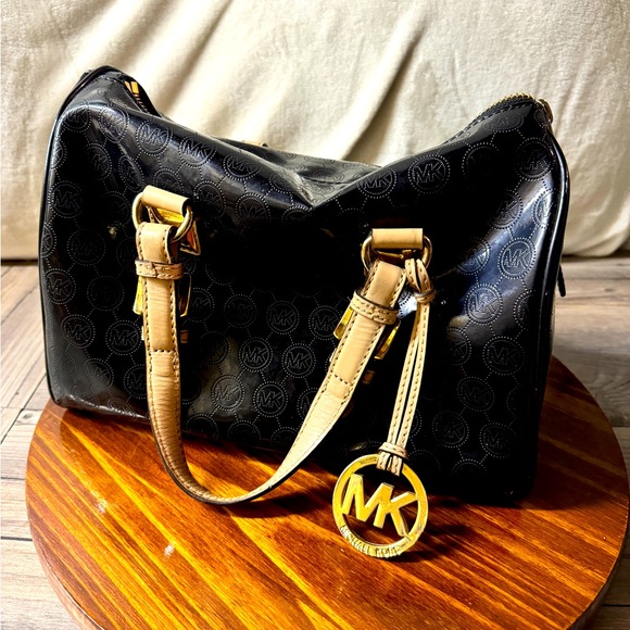 Michael Kors | Bags | Michael Kors Grayson Mirror Black Metallic ...